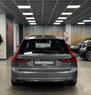 Grey Volvo V90 2017 in Klaipeda, with an engine capacity of 2.00 L and mileage of 238 thousand km for 18650 €, photo 12 on AUTOMOTO.COM.LV