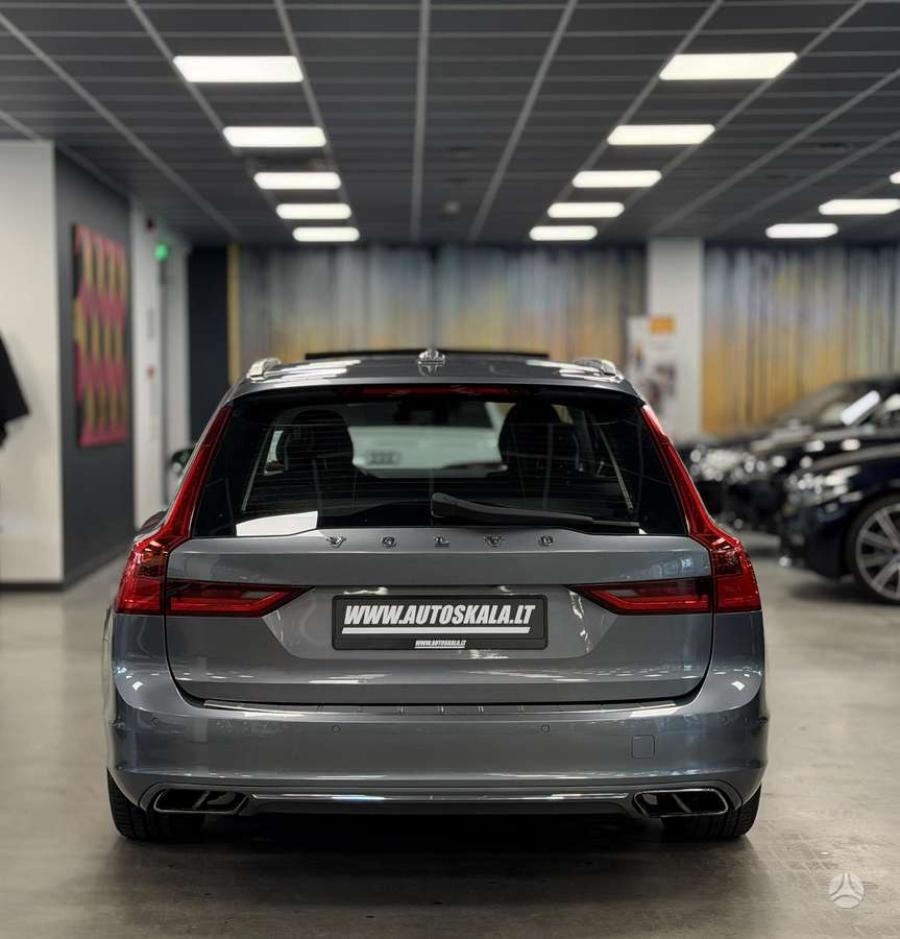 Grey Volvo V90 2017 in Klaipeda, with an engine capacity of 2.00 L and mileage of 238 thousand km for 18650 €, photo 12 on AUTOMOTO.COM.LV