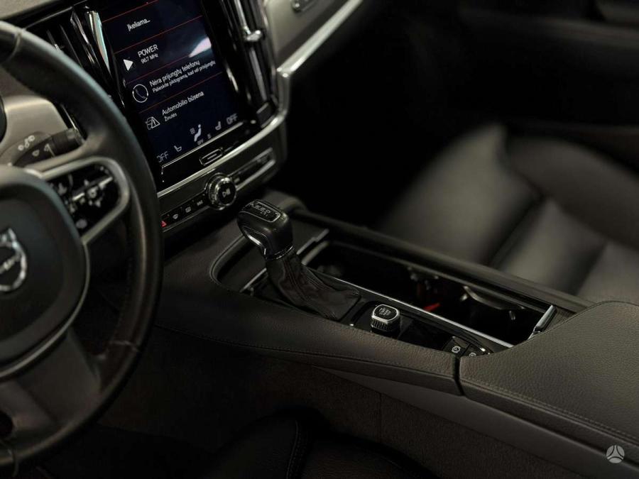 Grey Volvo V90 2017 in Klaipeda, with an engine capacity of 2.00 L and mileage of 238 thousand km for 18650 €, photo 20 on AUTOMOTO.COM.LV
