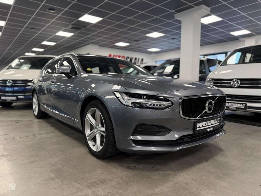 Grey Volvo V90 2017 in Klaipeda, with an engine capacity of 2.00 L and mileage of 238 thousand km for 18650 €, photo 26 on AUTOMOTO.COM.LV