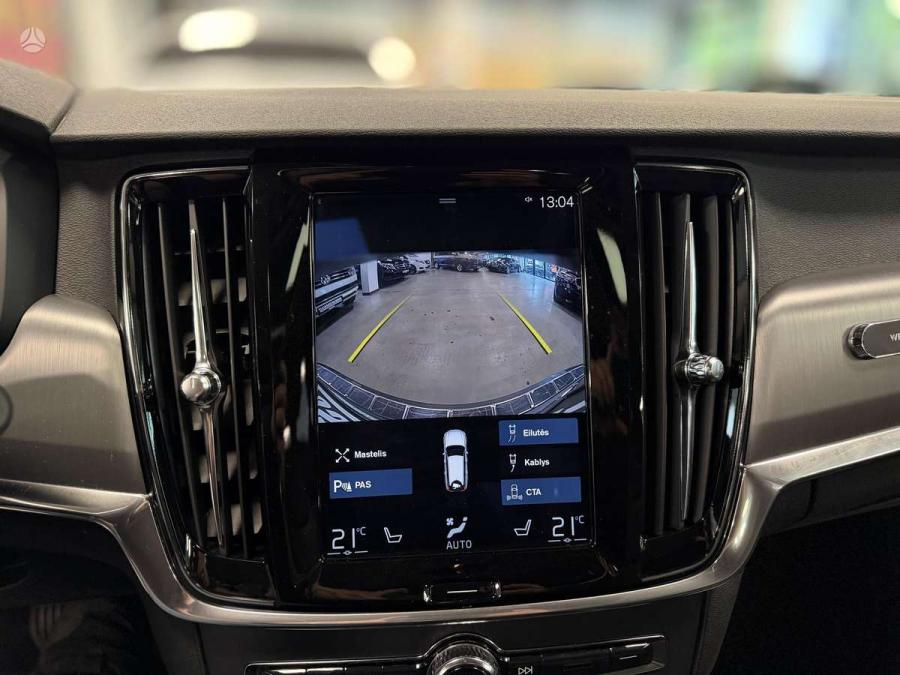 Grey Volvo V90 2017 in Klaipeda, with an engine capacity of 2.00 L and mileage of 238 thousand km for 18650 €, photo 32 on AUTOMOTO.COM.LV