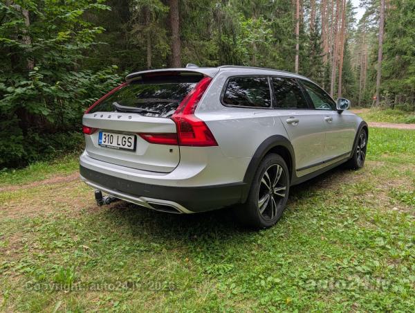 Pelēks Volvo V90 2017 Tallina, ar dzinēja tilpumu 2.00 L un nobraukumu 228 tūkst. km par 20500 €, foto 4 vietnē AUTOMOTO.COM.LV