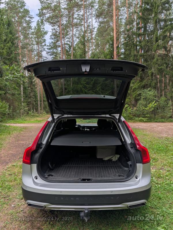Pelēks Volvo V90 2017 Tallina, ar dzinēja tilpumu 2.00 L un nobraukumu 228 tūkst. km par 20500 €, foto 5 vietnē AUTOMOTO.COM.LV