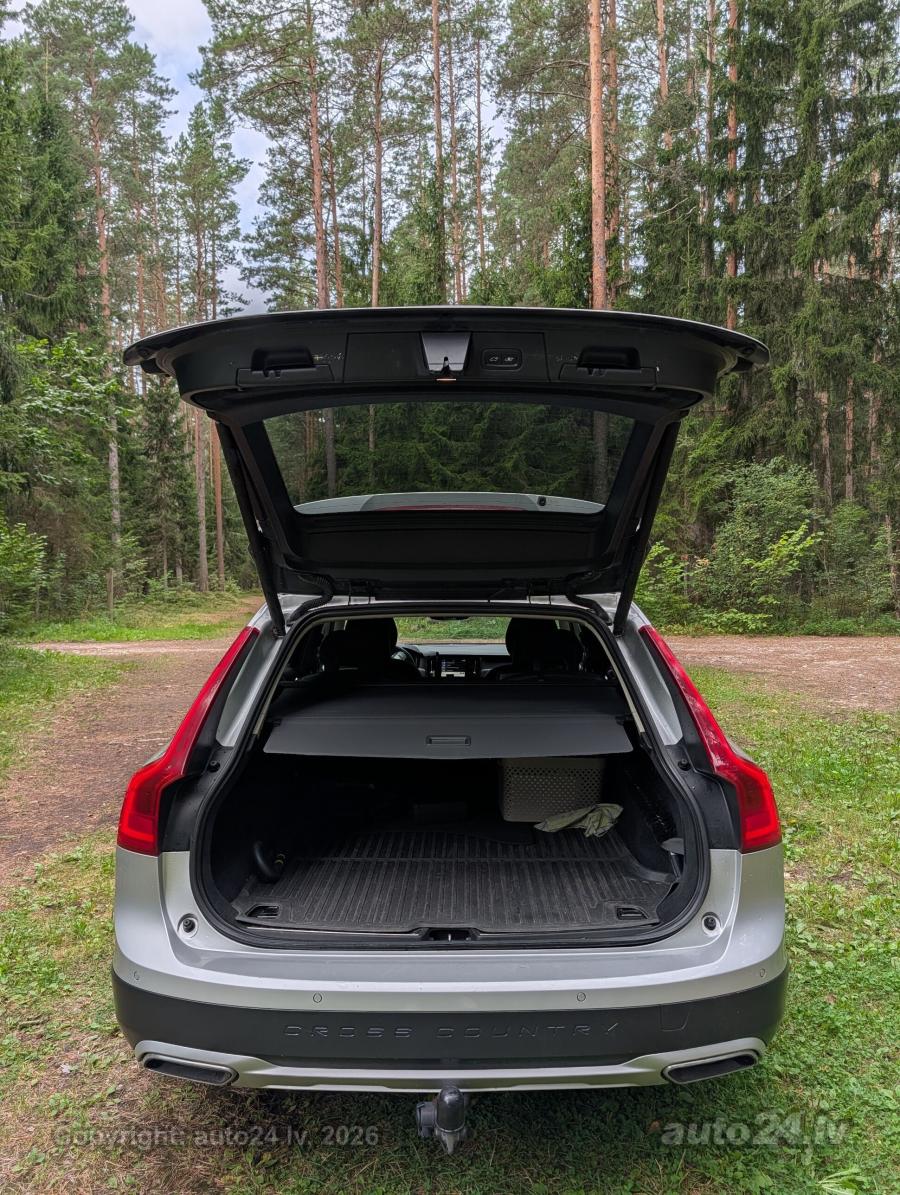Pelēks Volvo V90 2017 Tallina, ar dzinēja tilpumu 2.00 L un nobraukumu 228 tūkst. km par 20500 €, foto 6 vietnē AUTOMOTO.COM.LV