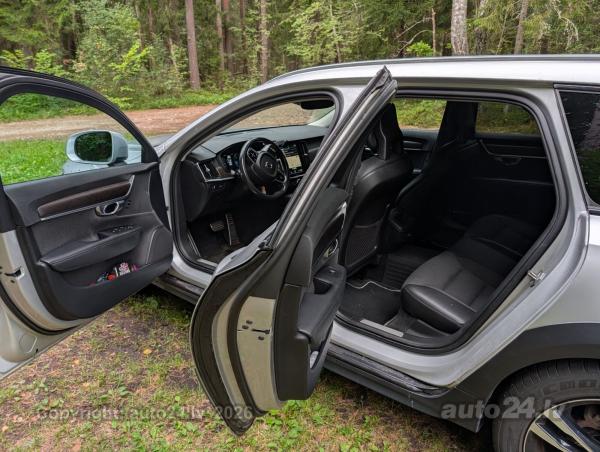 Pelēks Volvo V90 2017 Tallina, ar dzinēja tilpumu 2.00 L un nobraukumu 228 tūkst. km par 20500 €, foto 6 vietnē AUTOMOTO.COM.LV