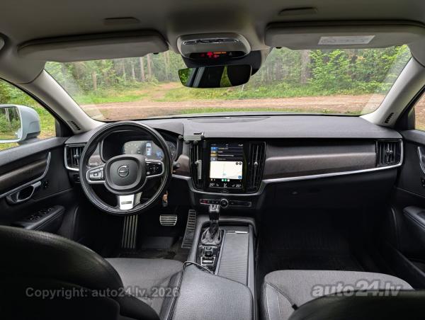 Pelēks Volvo V90 2017 Tallina, ar dzinēja tilpumu 2.00 L un nobraukumu 228 tūkst. km par 20500 €, foto 8 vietnē AUTOMOTO.COM.LV