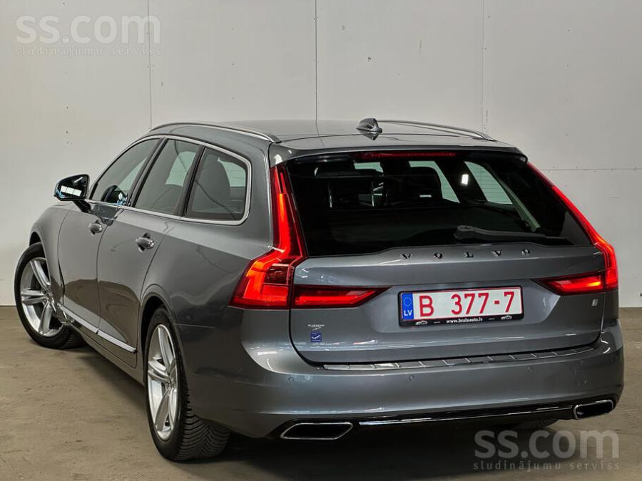 Grey Volvo V90 2017 in Jurmala, with an engine capacity of 2.00 L and mileage of 345 thousand km for 12950 €, photo 8 on AUTOMOTO.COM.LV