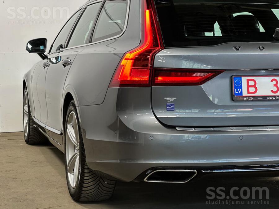 Grey Volvo V90 2017 in Jurmala, with an engine capacity of 2.00 L and mileage of 345 thousand km for 12950 €, photo 9 on AUTOMOTO.COM.LV