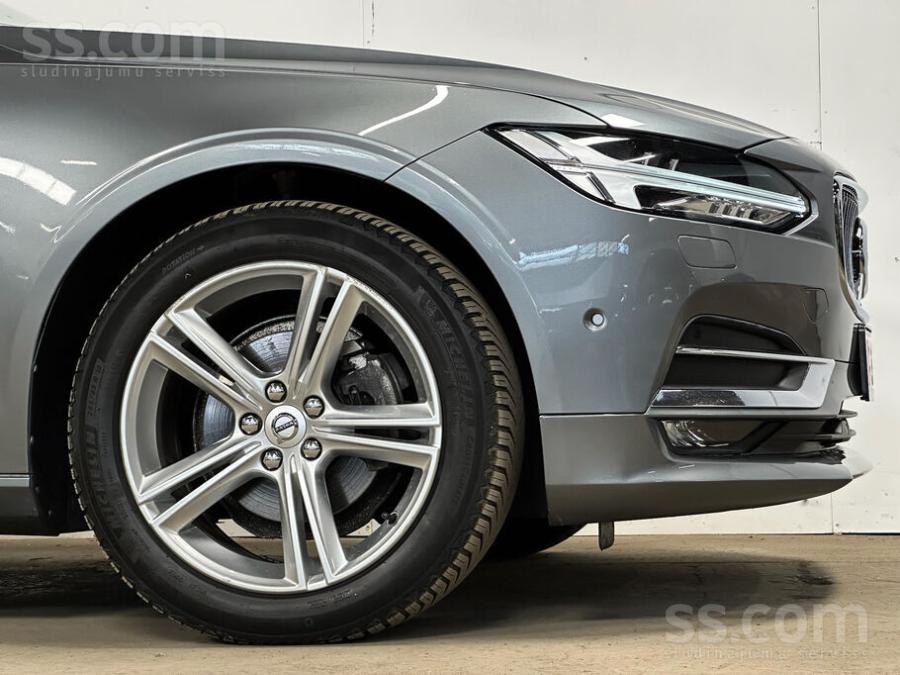 Grey Volvo V90 2017 in Jurmala, with an engine capacity of 2.00 L and mileage of 345 thousand km for 12950 €, photo 16 on AUTOMOTO.COM.LV