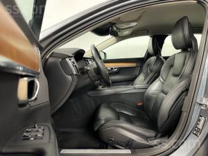 Grey Volvo V90 2017 in Jurmala, with an engine capacity of 2.00 L and mileage of 345 thousand km for 12950 €, photo 17 on AUTOMOTO.COM.LV