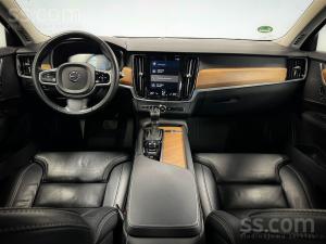 Grey Volvo V90 2017 in Jurmala, with an engine capacity of 2.00 L and mileage of 345 thousand km for 12950 €, photo 19 on AUTOMOTO.COM.LV