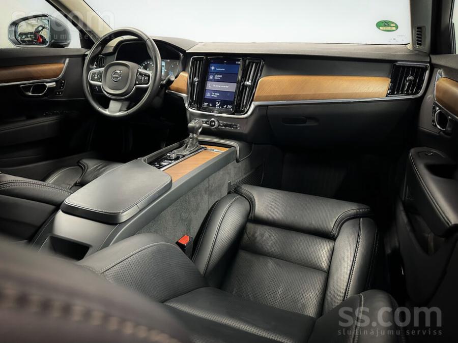 Grey Volvo V90 2017 in Jurmala, with an engine capacity of 2.00 L and mileage of 345 thousand km for 12950 €, photo 20 on AUTOMOTO.COM.LV
