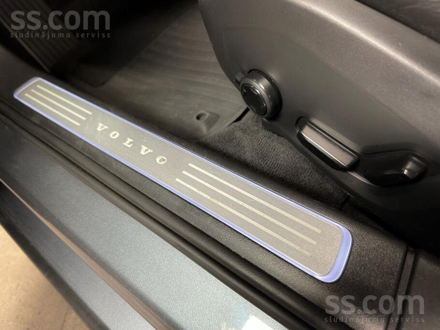 Grey Volvo V90 2017 in Jurmala, with an engine capacity of 2.00 L and mileage of 345 thousand km for 12950 €, photo 23 on AUTOMOTO.COM.LV