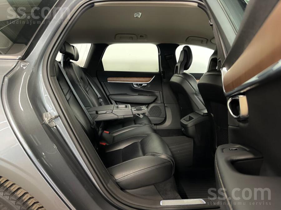 Grey Volvo V90 2017 in Jurmala, with an engine capacity of 2.00 L and mileage of 345 thousand km for 12950 €, photo 25 on AUTOMOTO.COM.LV