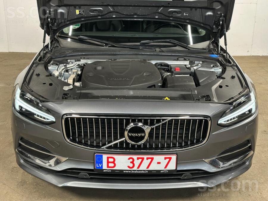 Grey Volvo V90 2017 in Jurmala, with an engine capacity of 2.00 L and mileage of 345 thousand km for 12950 €, photo 34 on AUTOMOTO.COM.LV