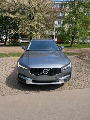 Pelēks Volvo V90 2017 Viļņa, ar dzinēja tilpumu 1.97 L un nobraukumu 250 tūkst. km par 20000 €, foto  vietnē AUTOMOTO.COM.LV