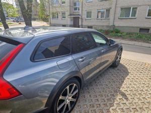 Pelēks Volvo V90 2017 Viļņa, ar dzinēja tilpumu 1.97 L un nobraukumu 250 tūkst. km par 20000 €, foto 4 vietnē AUTOMOTO.COM.LV