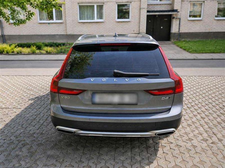Pelēks Volvo V90 2017 Viļņa, ar dzinēja tilpumu 1.97 L un nobraukumu 250 tūkst. km par 20000 €, foto 5 vietnē AUTOMOTO.COM.LV