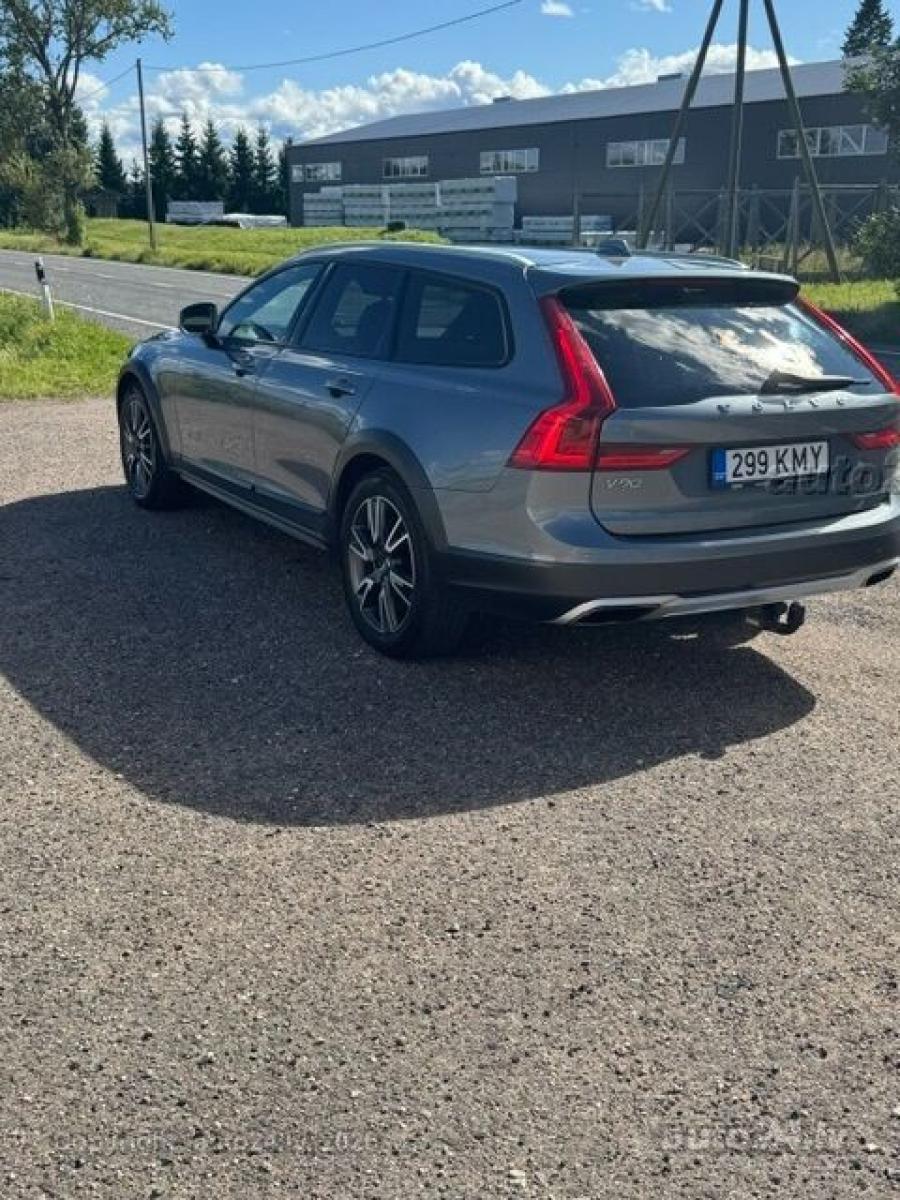 Grey Volvo V90 2017 in Tallinn, with an engine capacity of 2.00 L and mileage of 280 thousand km for 22500 €, photo 6 on AUTOMOTO.COM.LV
