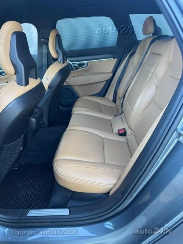 Pelēks Volvo V90 2017 Tallina, ar dzinēja tilpumu 2.00 L un nobraukumu 280 tūkst. km par 22500 €, foto 9 vietnē AUTOMOTO.COM.LV
