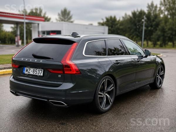 Grey Volvo V90 2017 in Daugavpils, with an engine capacity of 2.00 L and mileage of 183 thousand km for 19000 €, photo 4 on AUTOMOTO.COM.LV