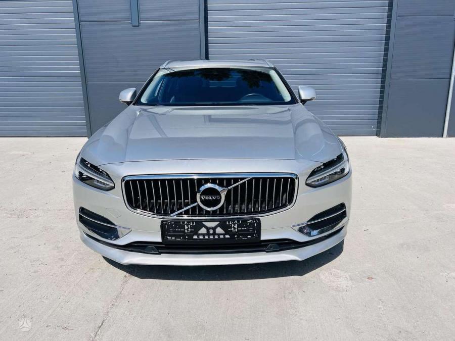 Grey Volvo V90 2017 in Utena, with an engine capacity of 1.97 L and mileage of 295 thousand km for 14950 €, photo 3 on AUTOMOTO.COM.LV