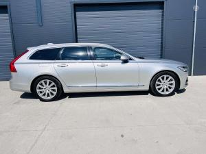 Grey Volvo V90 2017 in Utena, with an engine capacity of 1.97 L and mileage of 295 thousand km for 14950 €, photo 5 on AUTOMOTO.COM.LV