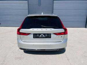 Grey Volvo V90 2017 in Utena, with an engine capacity of 1.97 L and mileage of 295 thousand km for 14950 €, photo 7 on AUTOMOTO.COM.LV