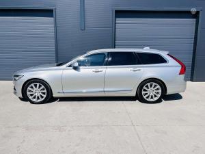 Grey Volvo V90 2017 in Utena, with an engine capacity of 1.97 L and mileage of 295 thousand km for 14950 €, photo 9 on AUTOMOTO.COM.LV