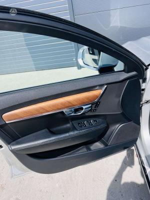 Grey Volvo V90 2017 in Utena, with an engine capacity of 1.97 L and mileage of 295 thousand km for 14950 €, photo 11 on AUTOMOTO.COM.LV