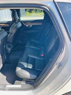 Grey Volvo V90 2017 in Utena, with an engine capacity of 1.97 L and mileage of 295 thousand km for 14950 €, photo 22 on AUTOMOTO.COM.LV