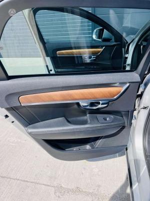 Grey Volvo V90 2017 in Utena, with an engine capacity of 1.97 L and mileage of 295 thousand km for 14950 €, photo 23 on AUTOMOTO.COM.LV