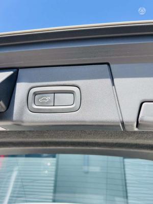 Grey Volvo V90 2017 in Utena, with an engine capacity of 1.97 L and mileage of 295 thousand km for 14950 €, photo 25 on AUTOMOTO.COM.LV