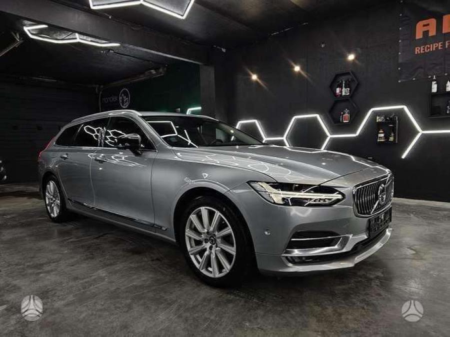 Grey Volvo V90 2017 in Mazeikiai, with an engine capacity of 2.00 L and mileage of 262 thousand km for 15000 €, photo 6 on AUTOMOTO.COM.LV