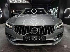 Grey Volvo V90 2017 in Mazeikiai, with an engine capacity of 2.00 L and mileage of 262 thousand km for 15000 €, photo 7 on AUTOMOTO.COM.LV