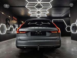Grey Volvo V90 2017 in Mazeikiai, with an engine capacity of 2.00 L and mileage of 262 thousand km for 15000 €, photo 9 on AUTOMOTO.COM.LV