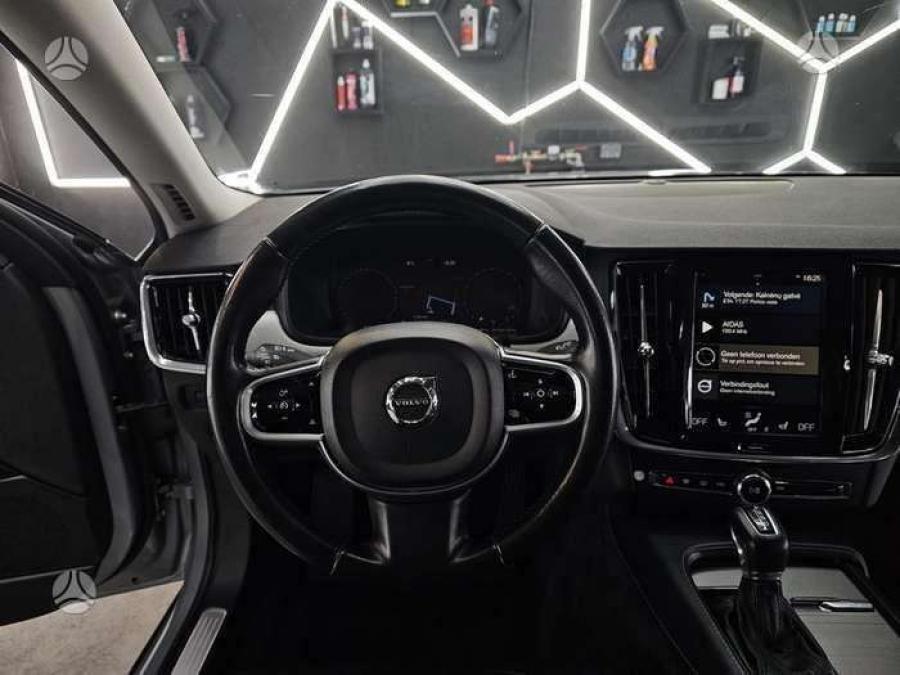 Grey Volvo V90 2017 in Mazeikiai, with an engine capacity of 2.00 L and mileage of 262 thousand km for 15000 €, photo 14 on AUTOMOTO.COM.LV