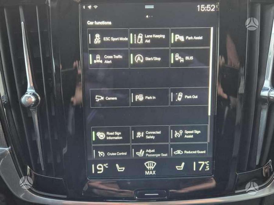 Grey Volvo V90 2017 in Mazeikiai, with an engine capacity of 2.00 L and mileage of 262 thousand km for 15000 €, photo 16 on AUTOMOTO.COM.LV