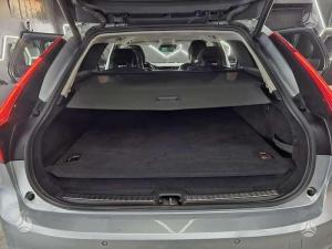 Grey Volvo V90 2017 in Mazeikiai, with an engine capacity of 2.00 L and mileage of 262 thousand km for 15000 €, photo 18 on AUTOMOTO.COM.LV