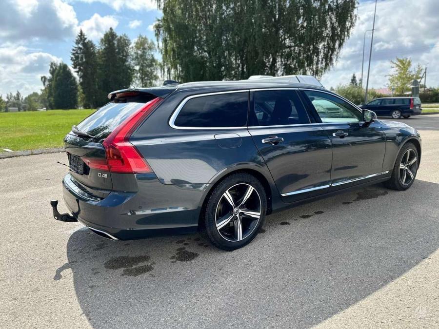 Pelēks Volvo V90 2017 Rokiškis, ar dzinēja tilpumu 1.97 L un nobraukumu 411 tūkst. km par 8750 €, foto 11 vietnē AUTOMOTO.COM.LV