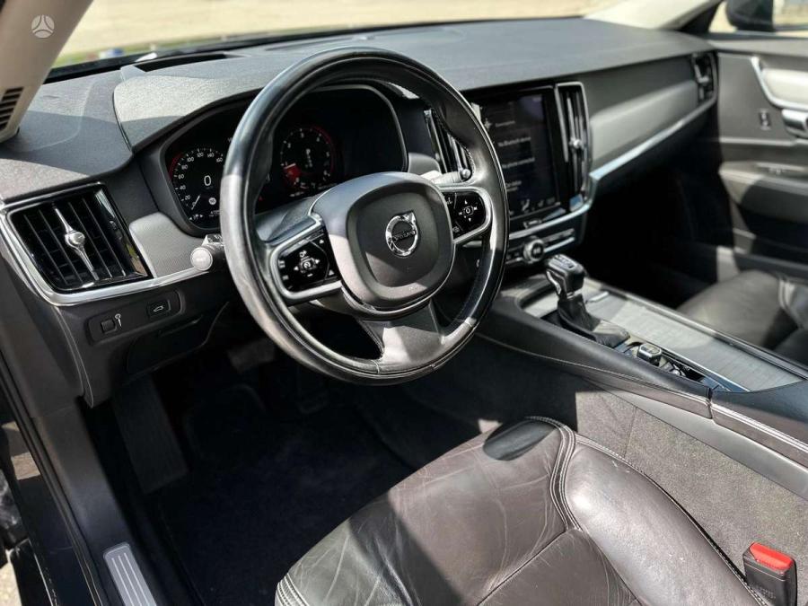 Pelēks Volvo V90 2017 Rokiškis, ar dzinēja tilpumu 1.97 L un nobraukumu 411 tūkst. km par 8750 €, foto 16 vietnē AUTOMOTO.COM.LV