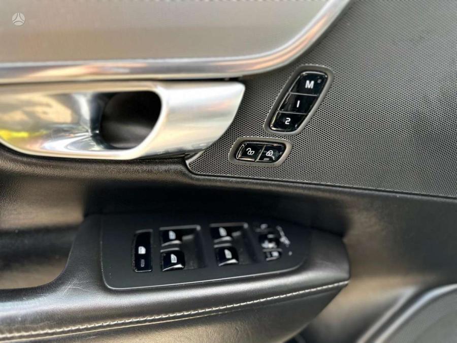 Pelēks Volvo V90 2017 Rokiškis, ar dzinēja tilpumu 1.97 L un nobraukumu 411 tūkst. km par 8750 €, foto 17 vietnē AUTOMOTO.COM.LV