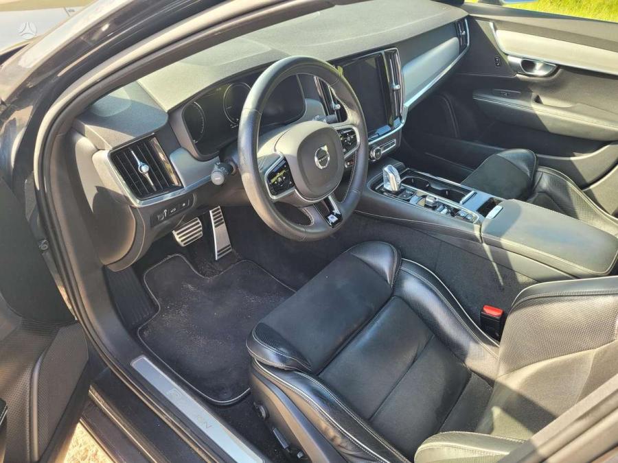 Grey Volvo V90 2017 in Vilnius, with an engine capacity of 1.97 L and mileage of 231 thousand km for 15250 €, photo 12 on AUTOMOTO.COM.LV