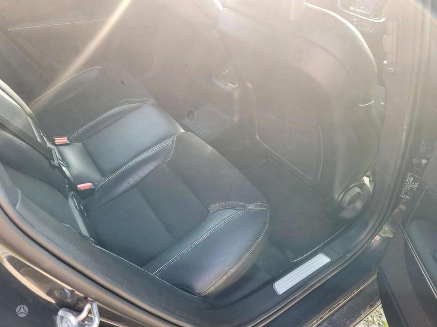 Grey Volvo V90 2017 in Vilnius, with an engine capacity of 1.97 L and mileage of 231 thousand km for 15250 €, photo 14 on AUTOMOTO.COM.LV