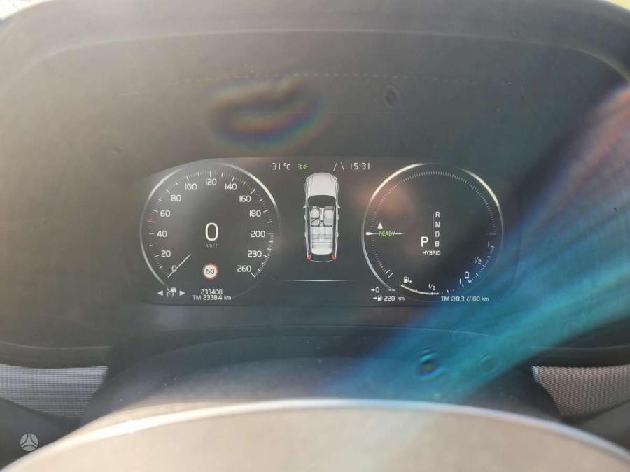 Grey Volvo V90 2017 in Vilnius, with an engine capacity of 1.97 L and mileage of 231 thousand km for 15250 €, photo 17 on AUTOMOTO.COM.LV