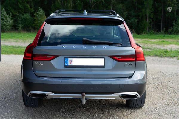 Grey Volvo V90 2017 in Siauliai, with an engine capacity of 2.00 L and mileage of 460 thousand km for 12490 €, photo 7 on AUTOMOTO.COM.LV