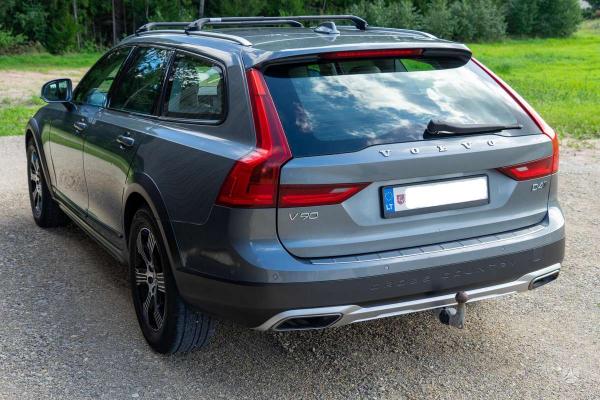 Grey Volvo V90 2017 in Siauliai, with an engine capacity of 2.00 L and mileage of 460 thousand km for 12490 €, photo 8 on AUTOMOTO.COM.LV