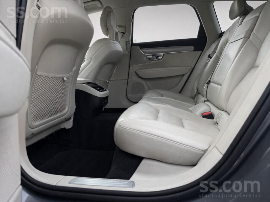 Pelēks Volvo V90 2017 Tukums, ar dzinēja tilpumu 2.00 L un nobraukumu 227 tūkst. km par 14990 €, foto 13 vietnē AUTOMOTO.COM.LV