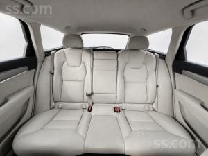 Pelēks Volvo V90 2017 Tukums, ar dzinēja tilpumu 2.00 L un nobraukumu 227 tūkst. km par 14990 €, foto 16 vietnē AUTOMOTO.COM.LV