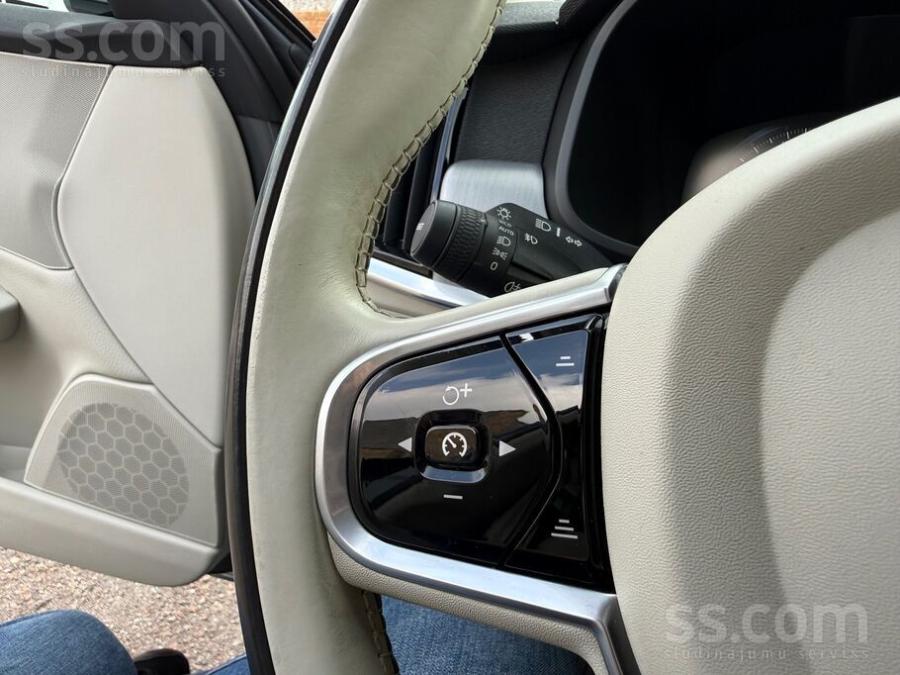 Pelēks Volvo V90 2017 Tukums, ar dzinēja tilpumu 2.00 L un nobraukumu 227 tūkst. km par 14990 €, foto 19 vietnē AUTOMOTO.COM.LV